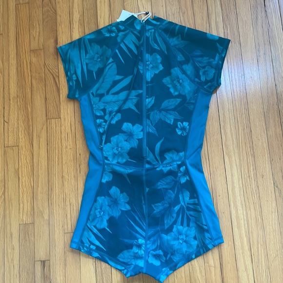 Hurley | Swim | Hurley X Carissa Moore Max Hawaii Shadow Short Sleeve ...